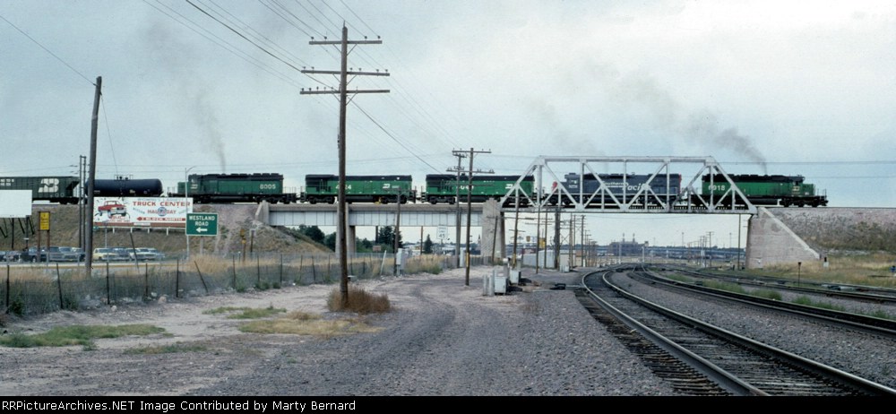 Spotted some interesting locos in Natchez, MS today : r/trains
